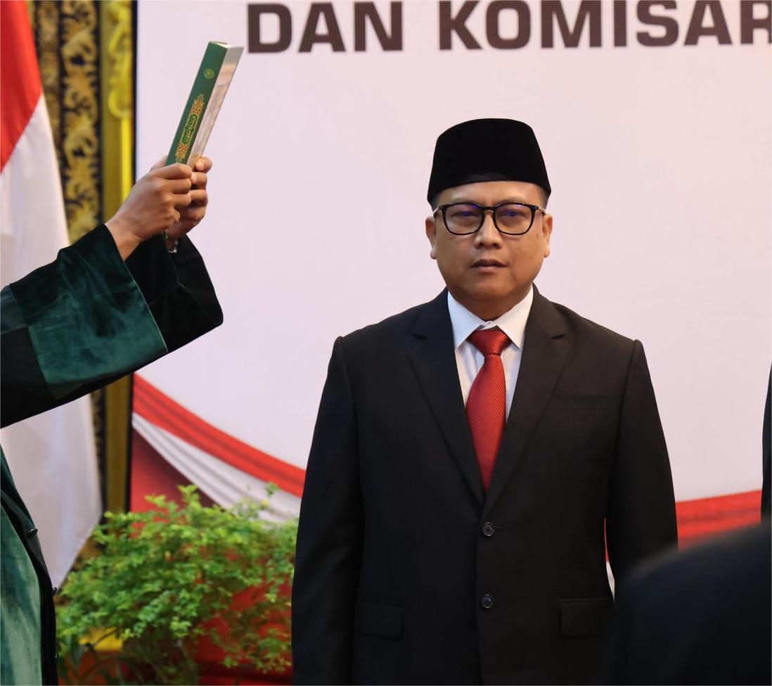 Kadiskominfo Kepri Hendri Kurniadi Dilantik Jabat Komisaris PT ...