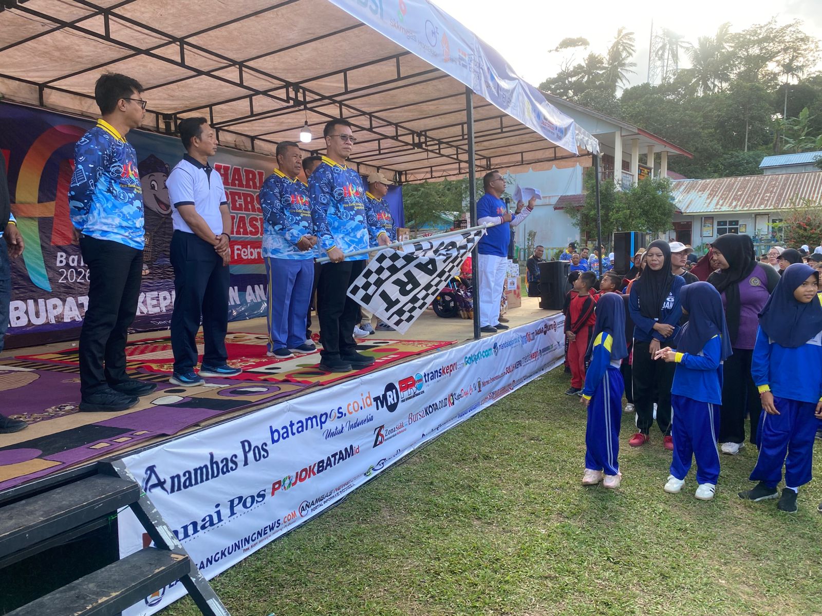 Masyarakat Padati Lapangan Letung, Ikut Senam dan Jalan Santai ...